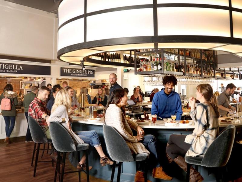 Tesla Dining and Driving – TALSEM